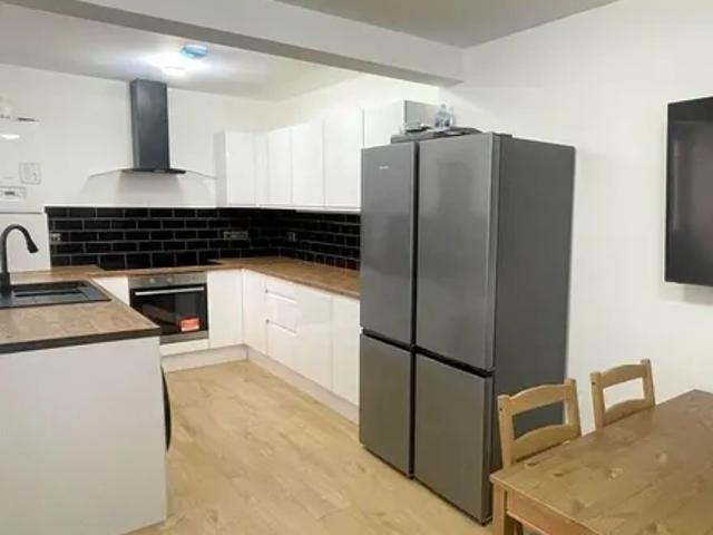 Omdur Cafe & Takeaway, Ling Street, Liverpool, L7 2QQ, United Kingdom | 5 bed townhouse for rent #147785889 | Rentberry
