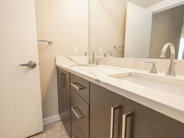 Omega 252 N. Walnut St. 2 Bedroom Apartment for Rent at 252 N Walnut St, Bloomington, IN 47404 Old Northeast