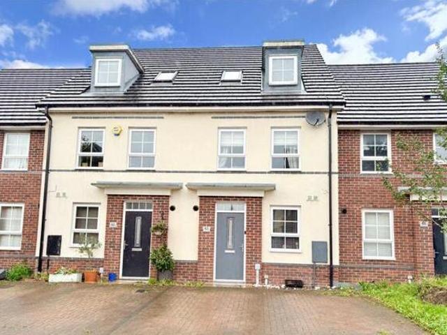 Omrod Road, Heywood, 3 Bedroom Town