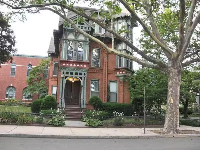 On Wooster Square Park 1 Bedroom 1 Bathroom Condo In New Haven.