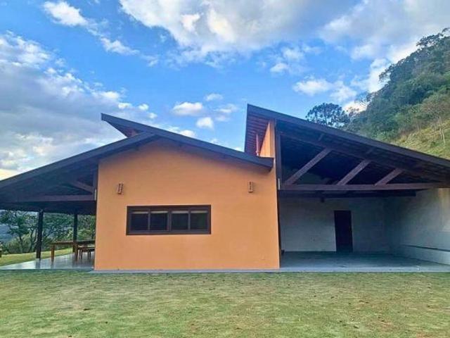 Onde o luxo encontra a serenidade: Refúgio de alto padrão em Sapucaí Mirim