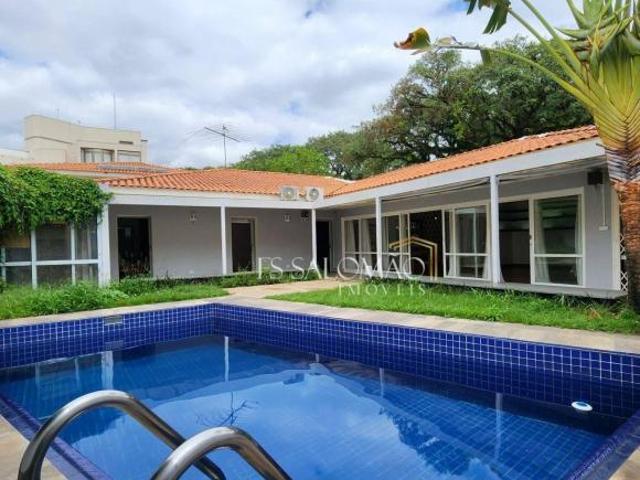 Onde a praticidade e o luxo se conectam – casa térrea disponível para venda