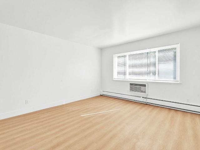 ONE11 UTICA PARK 1 Bedroom Apartment for Rent at 45631 Harry St, Utica, MI 48317 Utica