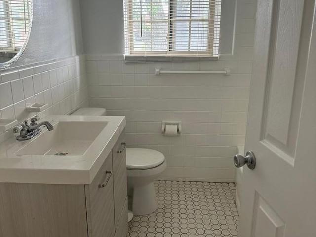 ONE11 BIRMINGHAM WEST 3 Bedroom Apartment for Rent at 2101 E Maple Rd, Birmingham, MI 48009