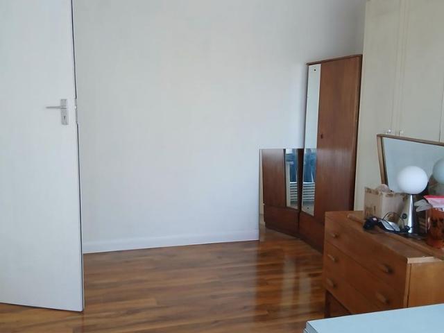 One bed newly refurbished upper floor maisonette close to Rayners Lane station. Rent £1500 pcm plus contribution to bills