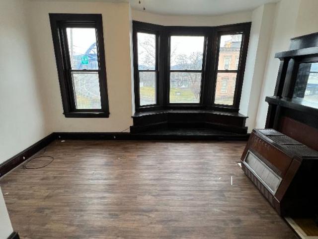 One Bed One Bath All Utilities Included