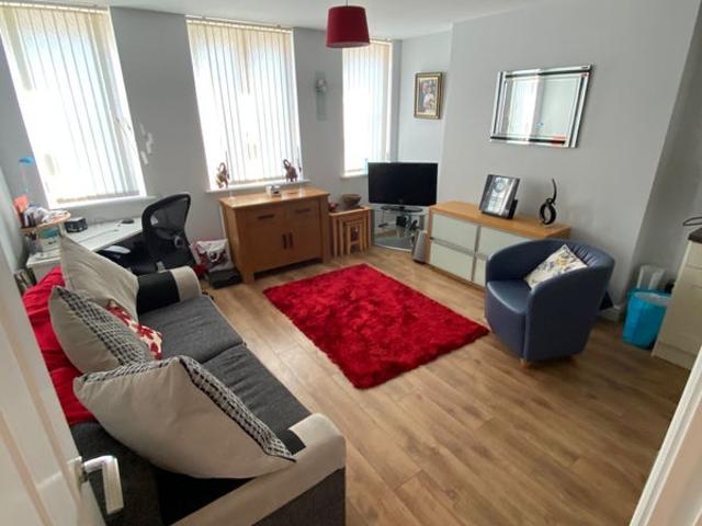 One Bed Apartment with Private Secure Parking