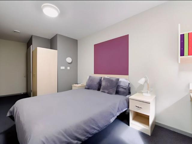 One bed apartment silver