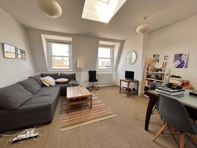 One Bed Flat, Stoke Newington N16. Bills Included