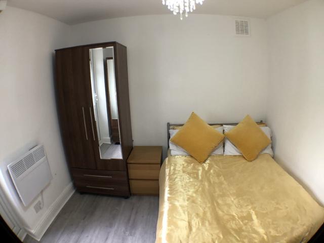 One bed flat with garden in Holloway