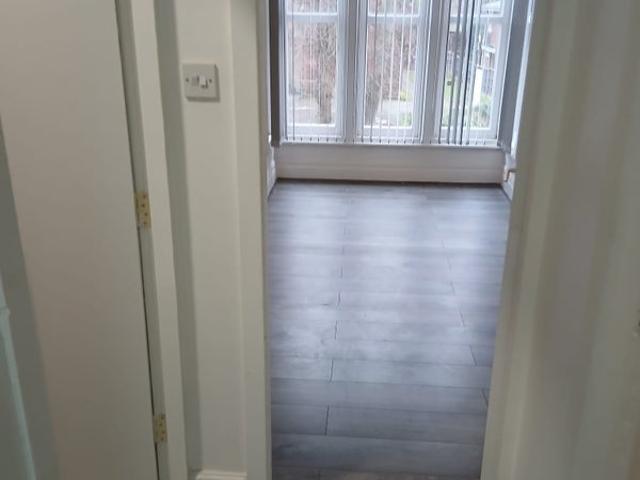 One Bed Flats Bills Included L9
