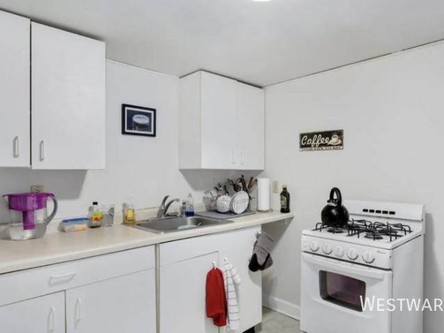 One Bed Garden Unit in Heart of Lakeview Available Now!