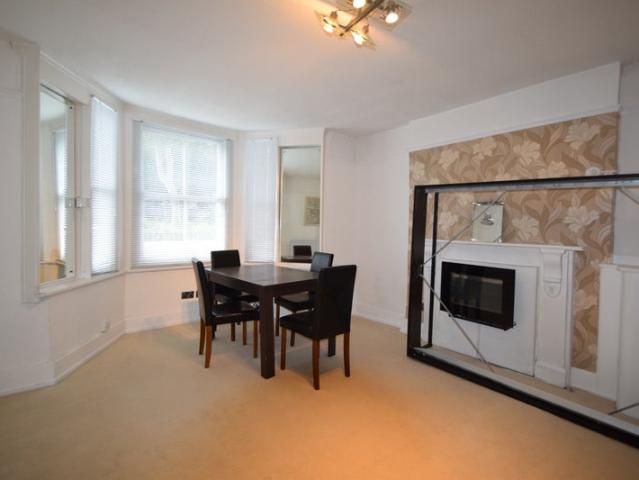 One bed lower ground garden flat in Balham SW12