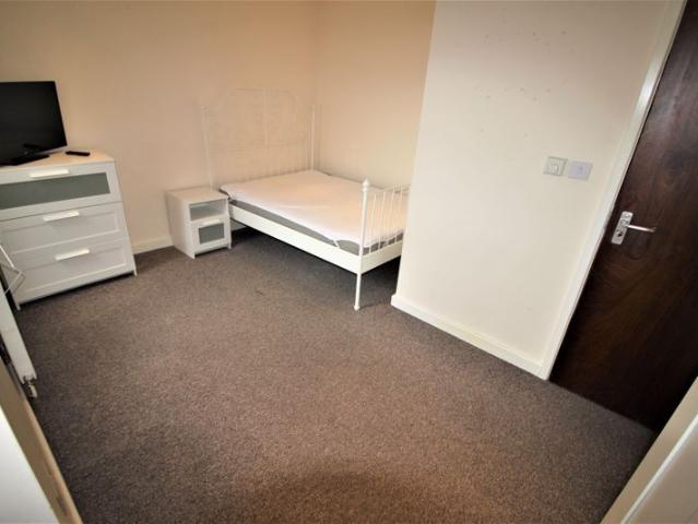 One Bed Studio Flat To Let, All Bills Included, Albion Street, Town Centre SN1, 1 bed flat to rent, £695 pcm | PrimeLocation