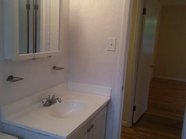 One Bedroom 1295 QUIET RESPECTFUL