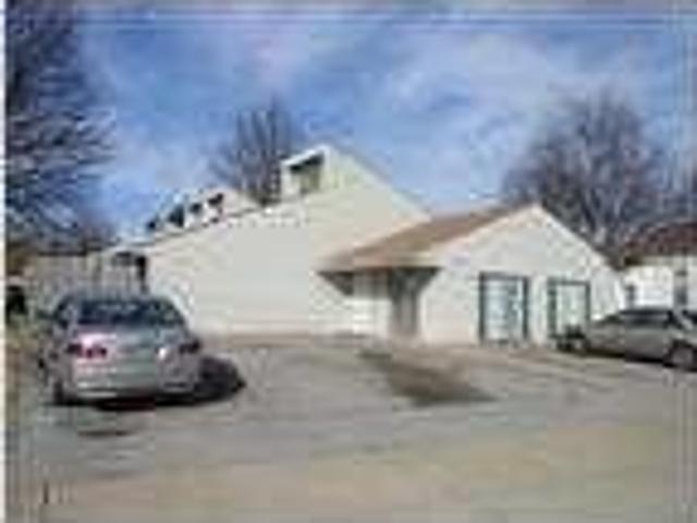 One Bedroom Townhouse with Bonus Loft Area!