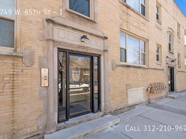 One Bedroom Unit in Chicago Lawn FREE MOVE IN FEE!