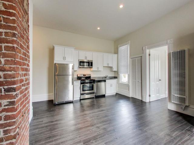 One Bedroom w/ In Unit Laundry & Shared Yard!