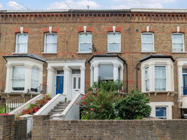 One Bedroom With Its Own Entrance W9