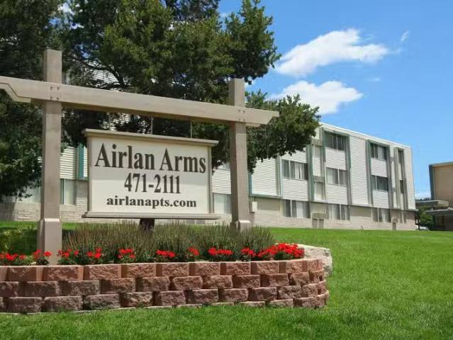 One Bedroom Airlan Arms Apartments