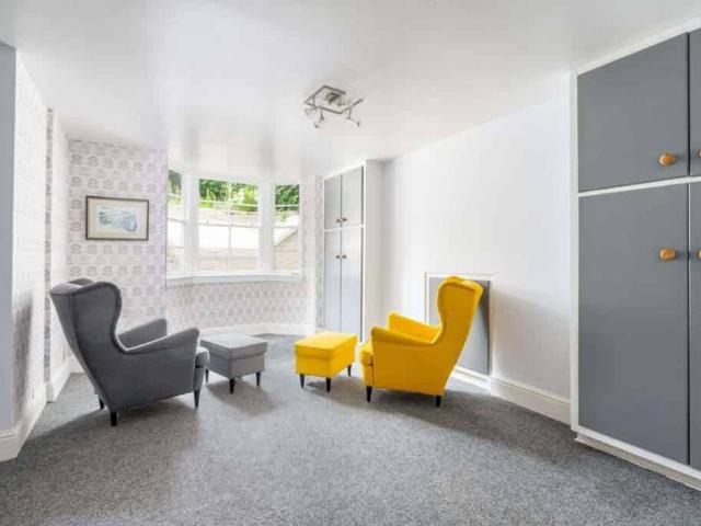 One Bedroom Apartment