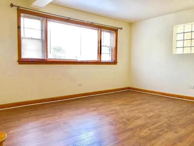 One Bedroom Apartment Great Location!