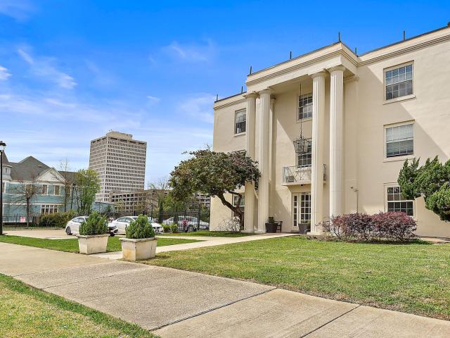One Bedroom Apartment in Belhaven