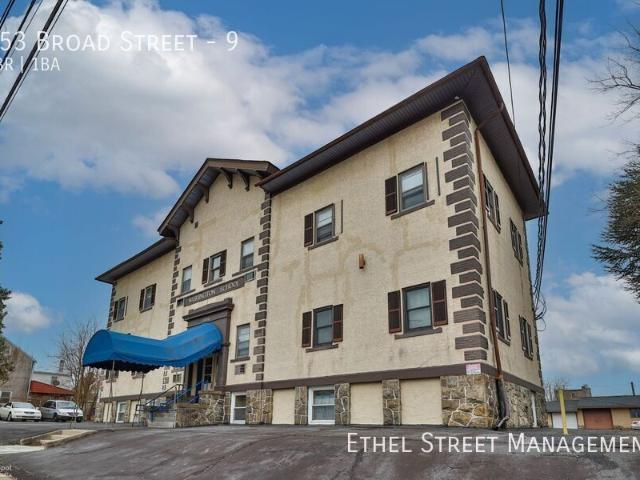 One bedroom apartment in desirable Emmaus Borough