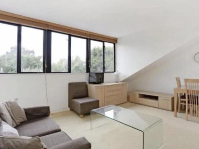 One bedroom apartment in the heart of Wimbledon