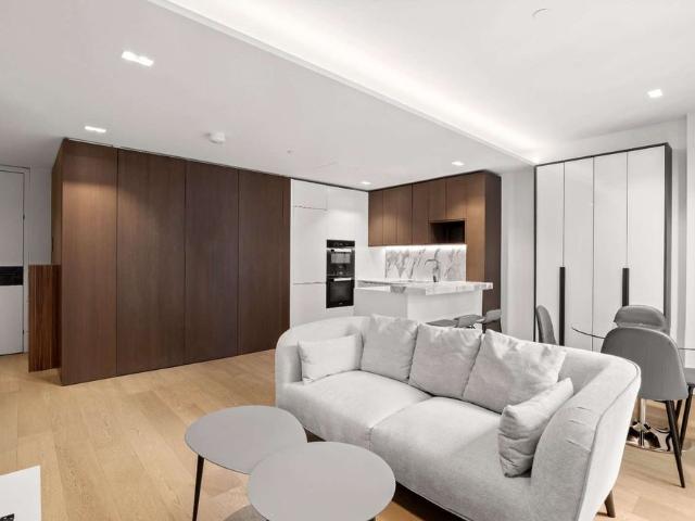 One bedroom apartment moments from Waterloo Station including spectacular leisure facilities