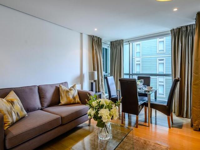 ONE BEDROOM APARTMENT TO LET EAST. 1 bed apartment to rent £3,077 pcm £710 pw