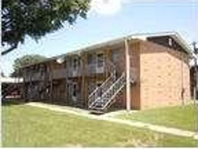 One Bedroom Apt with Most Utilities Furnished! Large Bedroom!