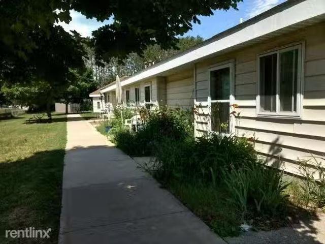 One Bedroom Barrier Free Country Place Apartments of Cadillac