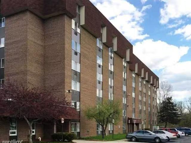 One Bedroom Carriage Circle