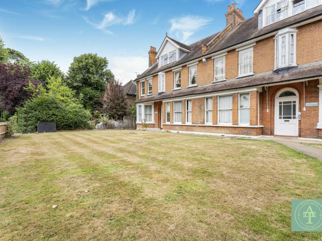 One Bedroom Conversion Flat To Rent
