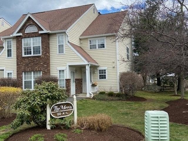 One Bedroom Condo with Fireplace and Deck
