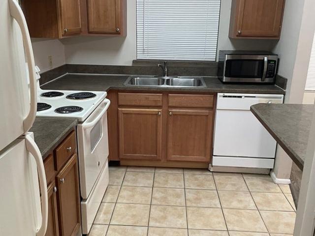 One Bedroom Condo at Siesta Lago Condominium Near