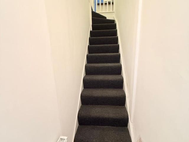 One bedroom First Floor flat close to ilford town center £1400 pcm