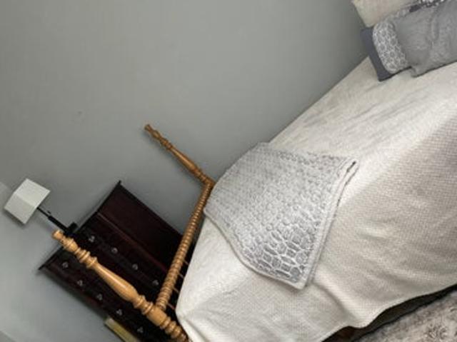 One bedroom for rent $250 a week