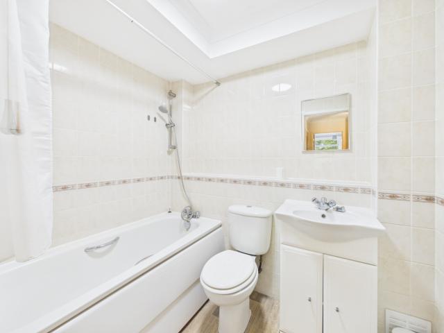 One Bedroom Flat For Rent In Bromley