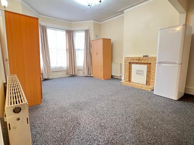 ONE BEDROOM FLAT FOR RENT IN FOREST GATE, E7
