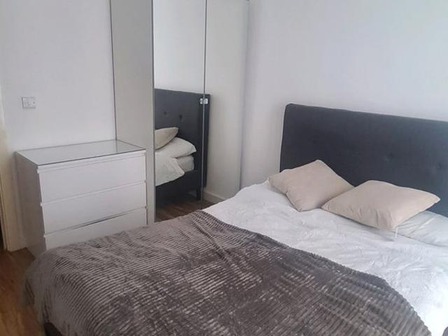 One bedroom flat in modern block