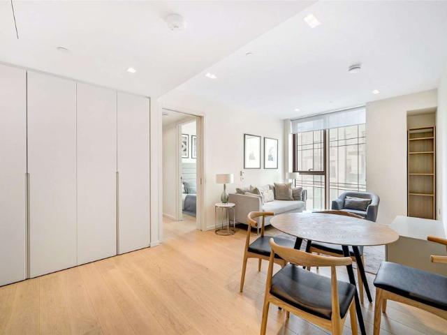 One bedroom flat in the exclusive Lillie Square development