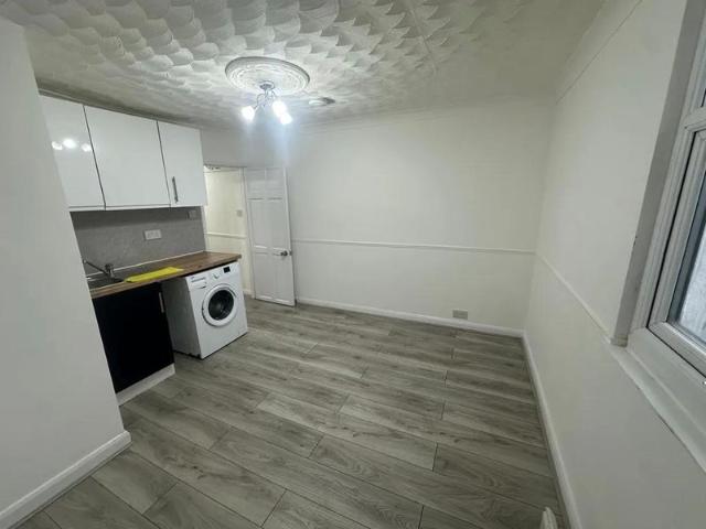 One Bedroom Flat to Rent Enfield EN3