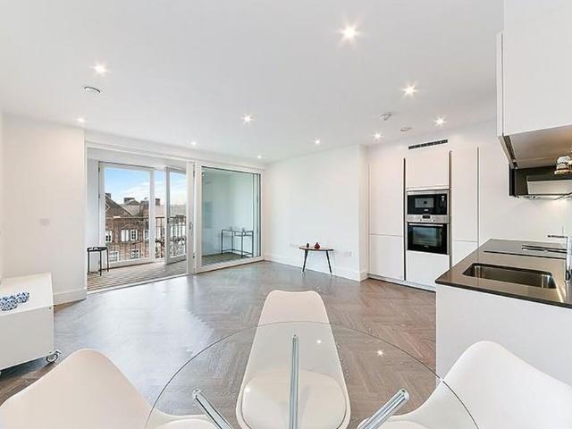 One bedroom flat to rent in London Square Caledonian Road, N7