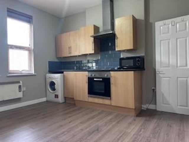 One bedroom flat to rent in SE25