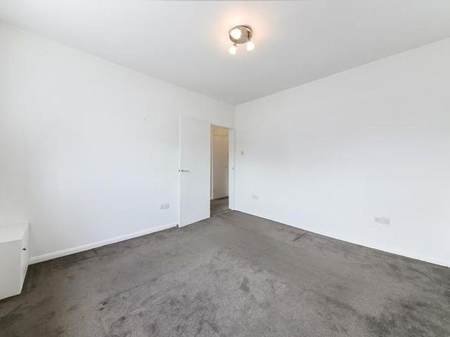 One bedroom flat to rent on Trinity Church Square, Borough SE1