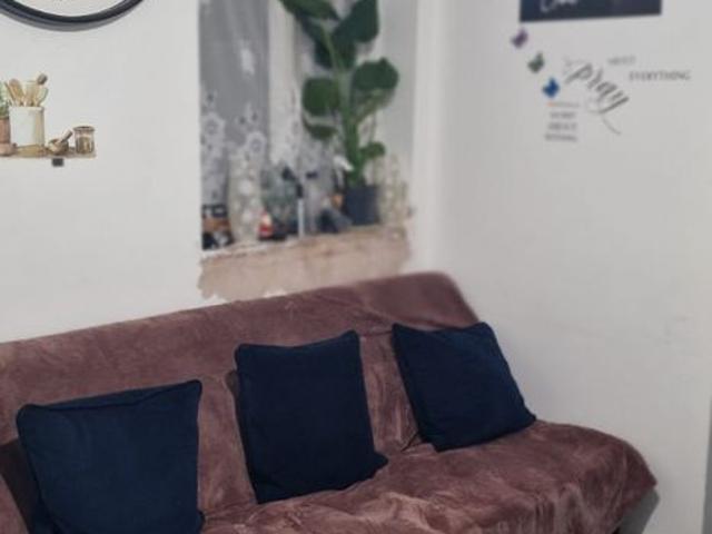 One bedroom ground floor flat close to chadwel heath train station