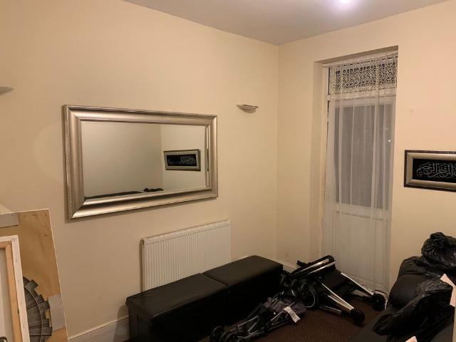 One bedroom Ground Floor Flat close to Seven king station £1550