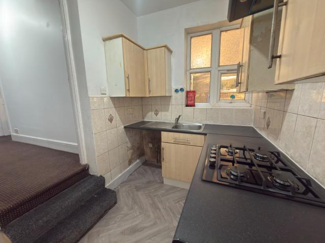 One bedroom Ground Floor Flat close to seven king station